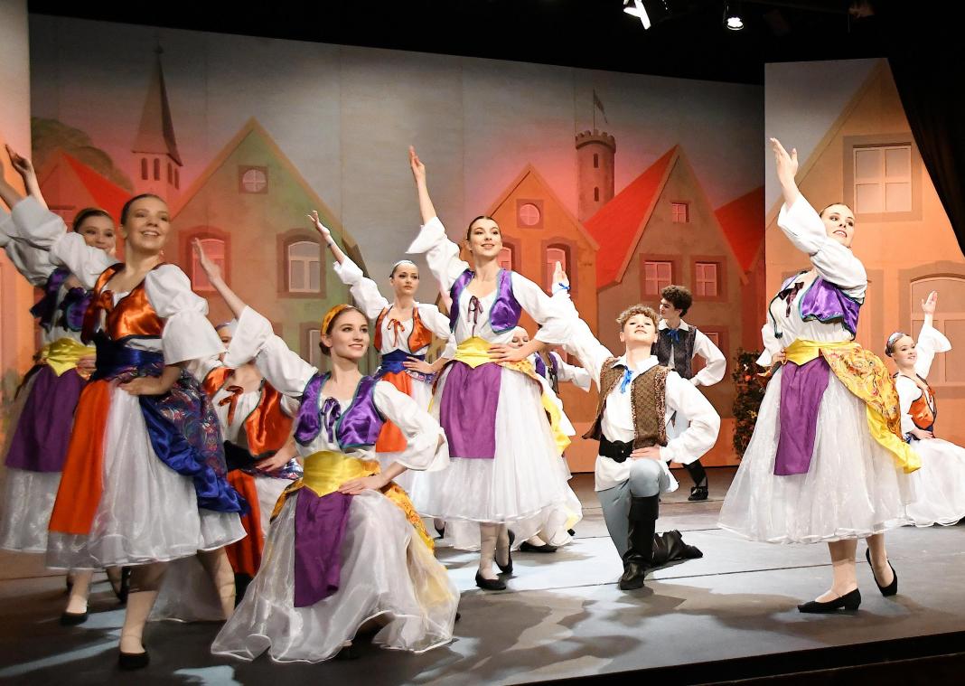 „Bewegung und Tanz“ aus Walhorn begeistern mit einer dramatischen ...