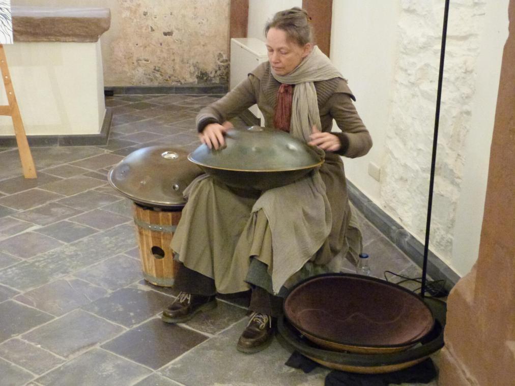 „Vom Leben reich beschenkt“: Hildegard Haehn stellt Roman in Kapelle ...